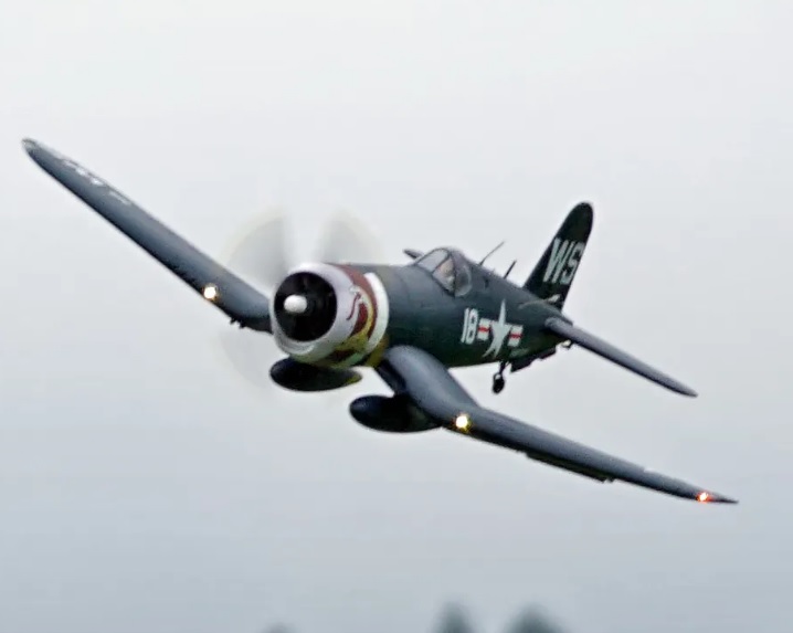 Arrows 1.1M F4U-4